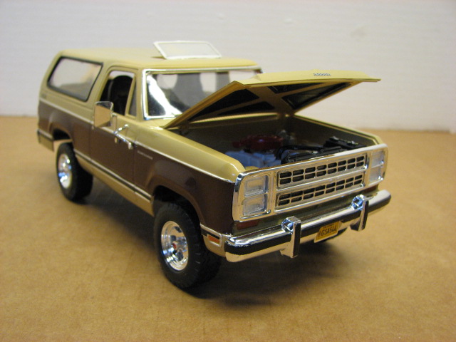 1980 Dodge Ramcharger -- Plastic Model Truck Kit -- 1/24 Scale ...