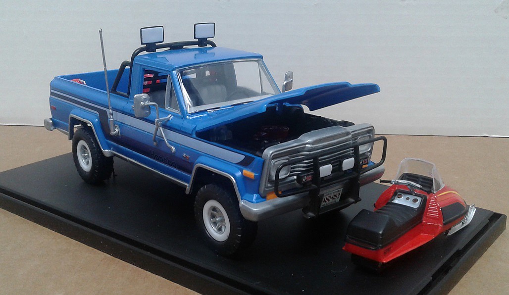 1980 Jeep Honcho Ice Patrol -- Plastic Model Truck Kit -- 1/25 Scale ...