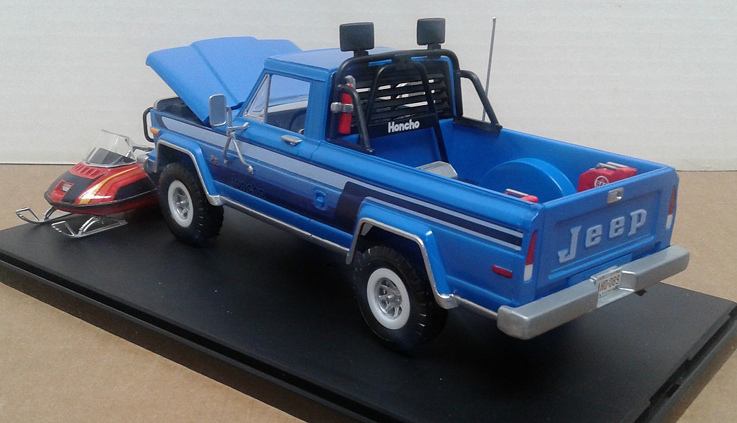 1980 Jeep Honcho Ice Patrol -- Plastic Model Truck Kit -- 1/25 Scale ...