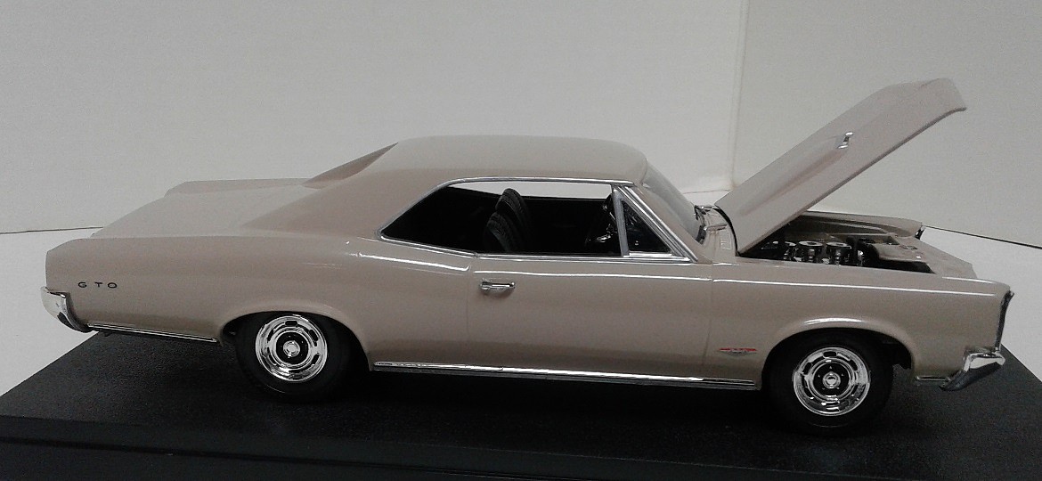 1966 Pontiac GTO -- Plastic Model Car Kit -- 1/25 Scale -- #854479 ...