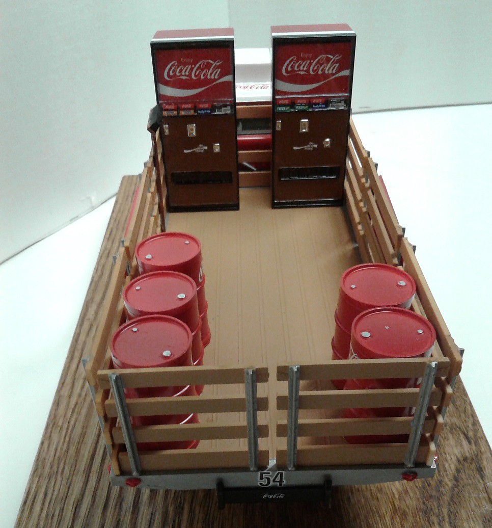 Ford Stake Bed/Coke Machine -- Plastic Model Truck Kit -- 1/25 Scale ...