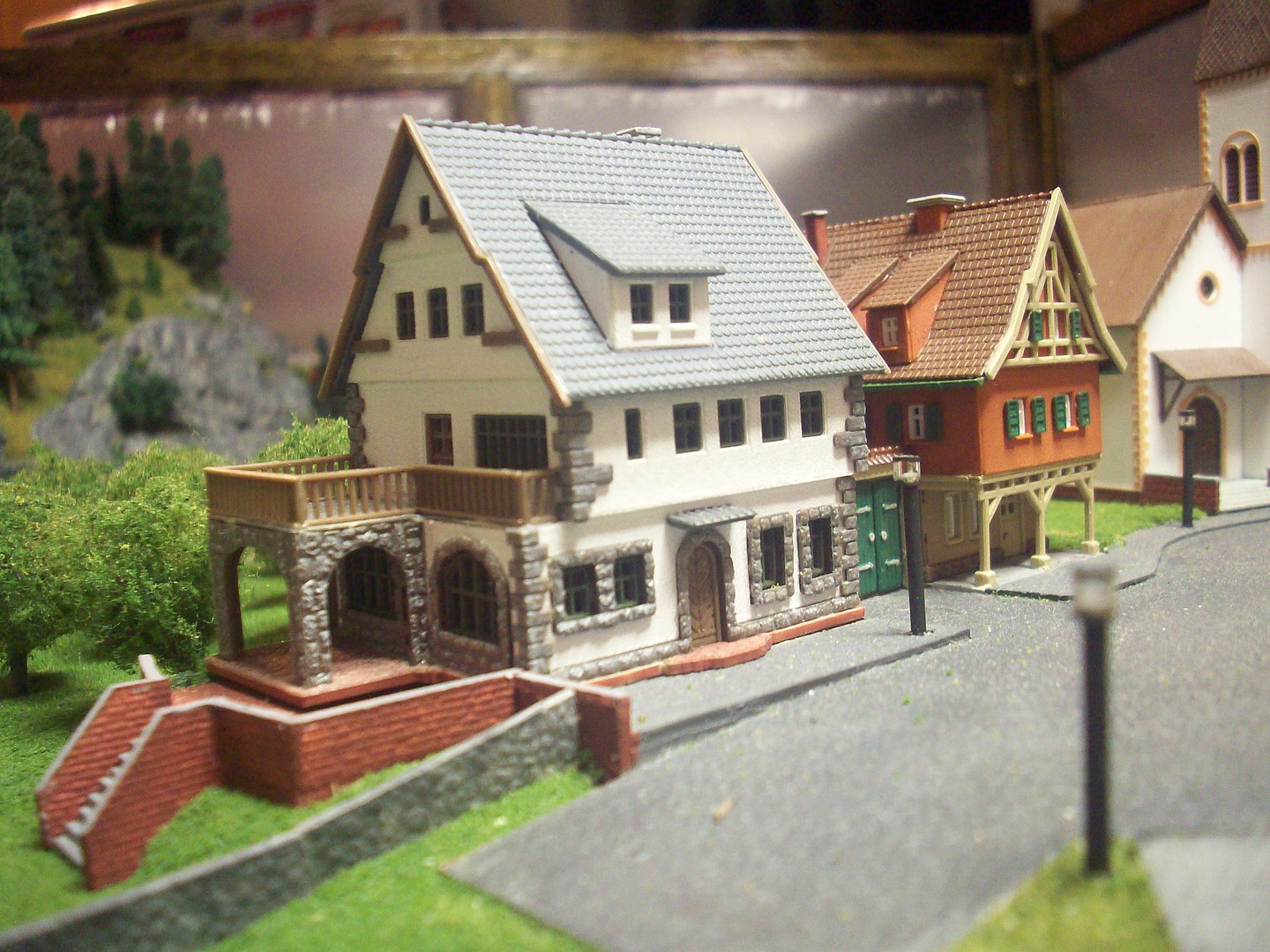 Village Inn -- Z Scale Model Railroad Building -- #49545 pictures by ...