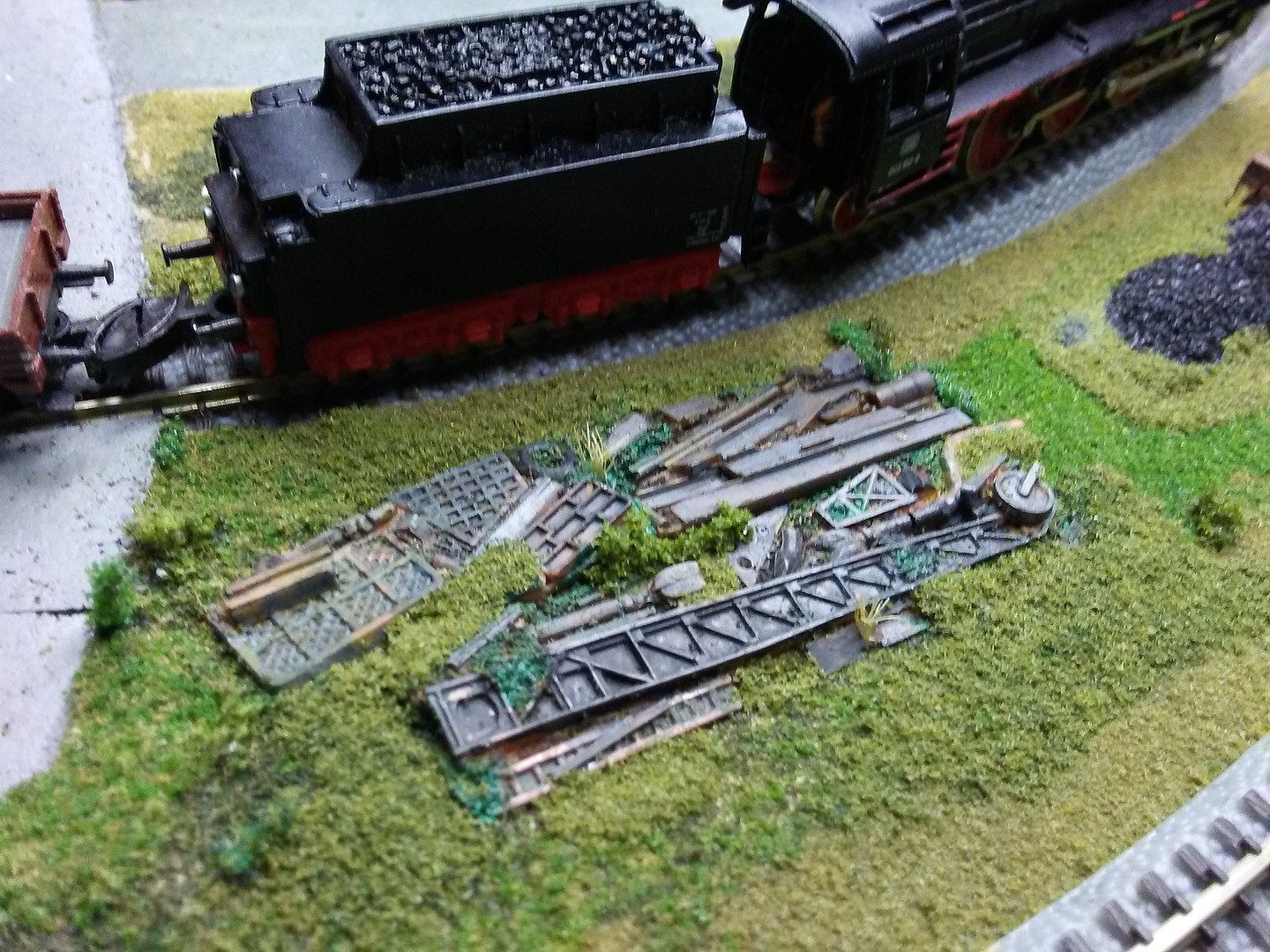 Scrap Iron Loads - Fits 50' Gondolas - Set #2 -- Z Scale Model Train ...
