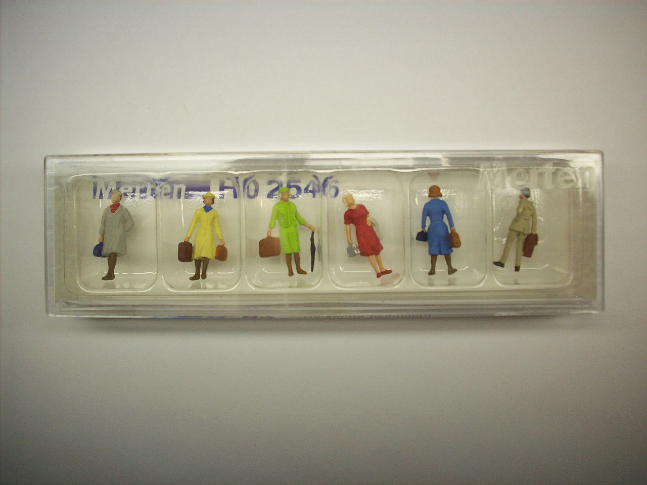 Female Passengers -- Model Railroad Figure -- HO Scale -- #2546 ...