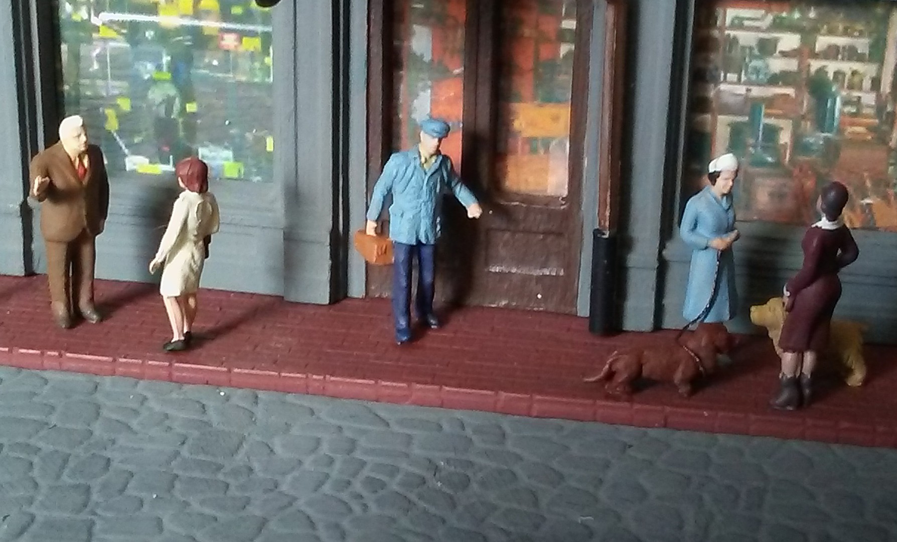 Pedestrians Passers By (5) -- Model Railroad Figures -- HO Scale ...