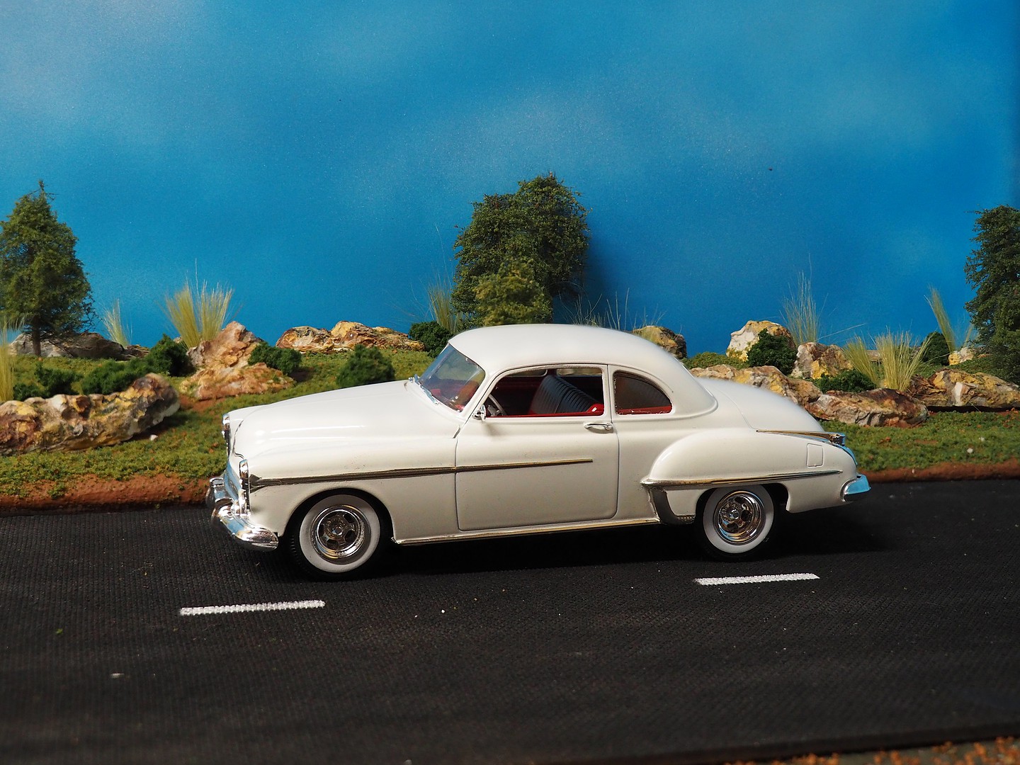 1950 Olds Custom -- Plastic Model Car Kit -- 1/25 Scale -- #854022 ...