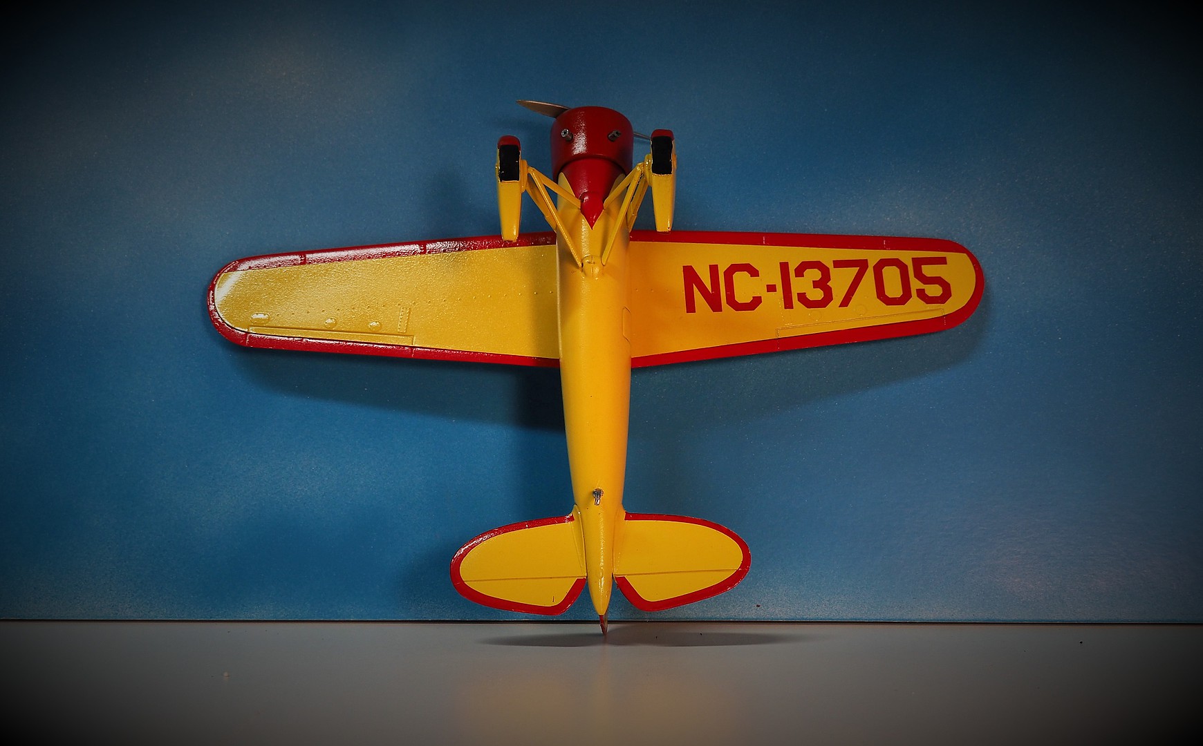 Shell Oil Lockheed Vega -- Plastic Model Airplane -- 1/48 Scale -- #950 ...