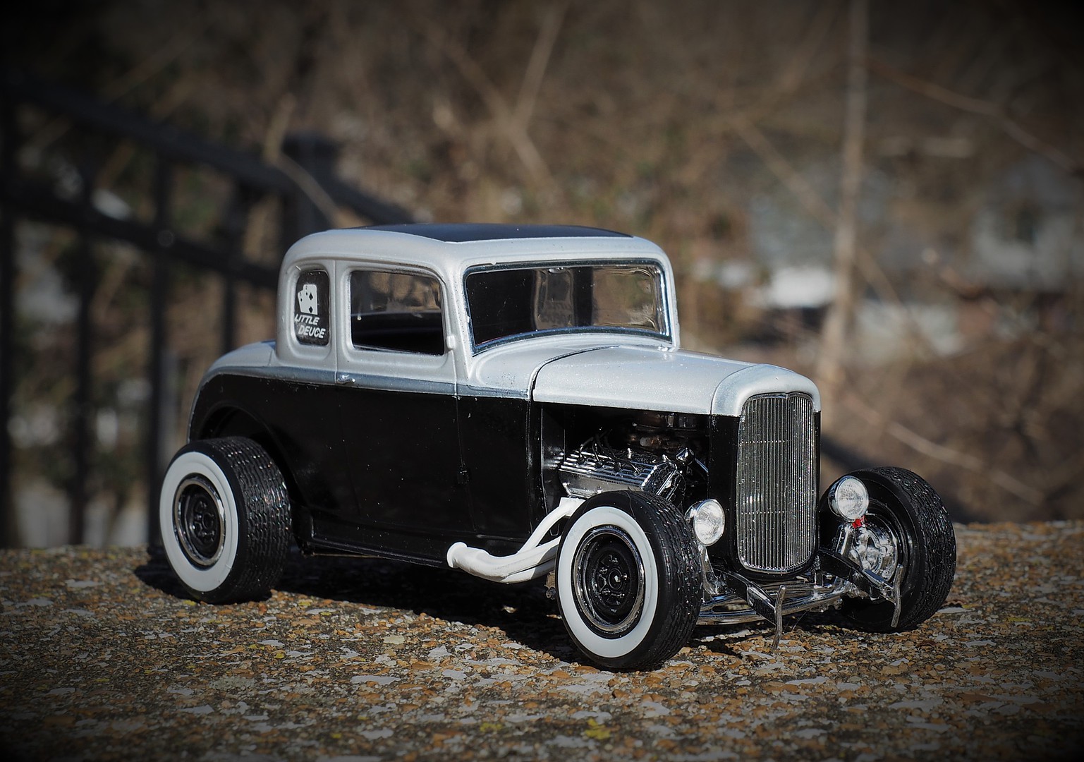 1932 Ford 5 Window Coupe -- Plastic Model Car Kit -- 1/25 Scale ...