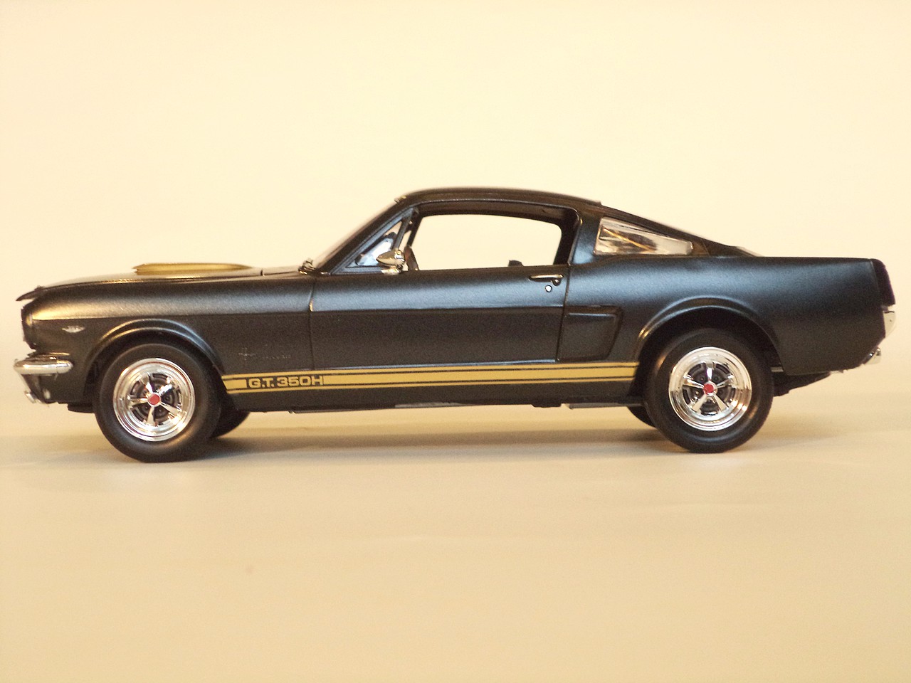 Shelby Mustang GT350H -- Plastic Model Car Kit -- 1/24 Scale -- #852482 ...