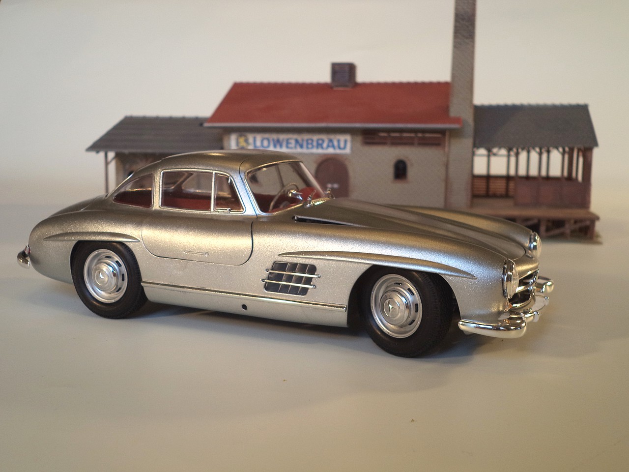Mercedes-Benz 300SL -- Plastic Model Car Kit -- 1/24 Scale -- #24338 ...