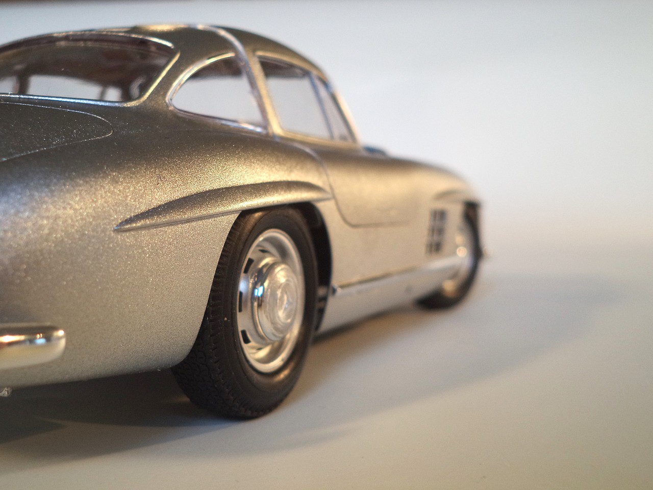 Mercedes-Benz 300SL -- Plastic Model Car Kit -- 1/24 Scale -- #24338 ...