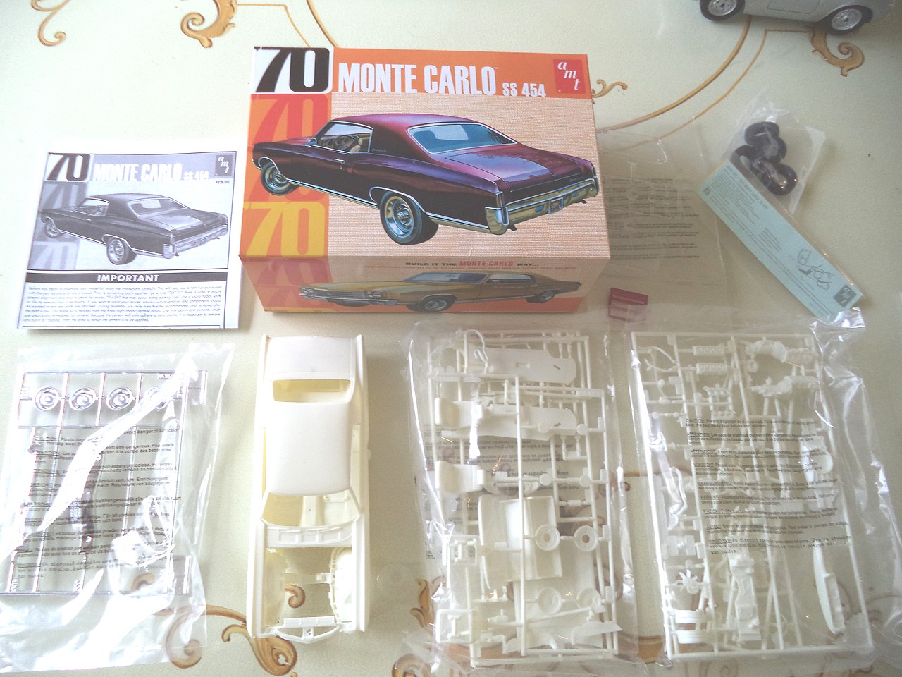 1970 Chevy Monte Carlo -- Plastic Model Car Kit -- 1/25 Scale -- #928 ...