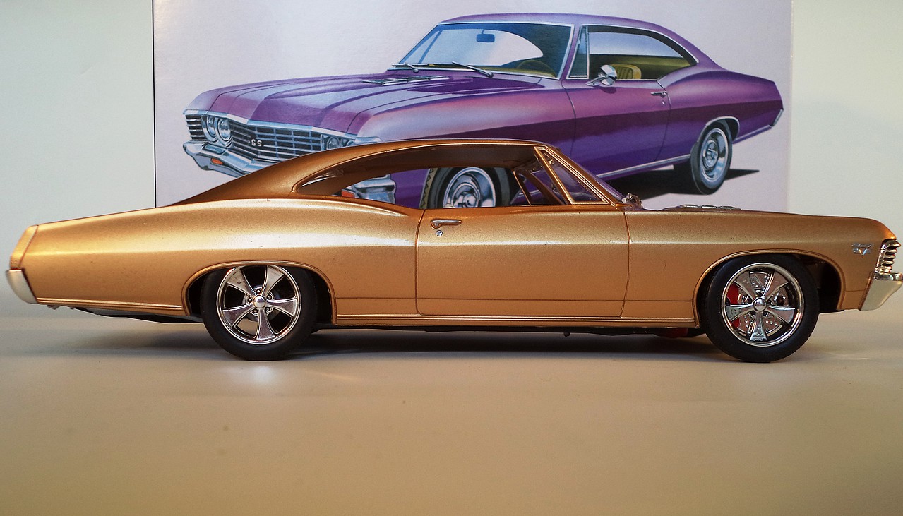 1967 Chevy Impala SS (Stock) -- Plastic Model Car Kit -- 1/25 Scale ...