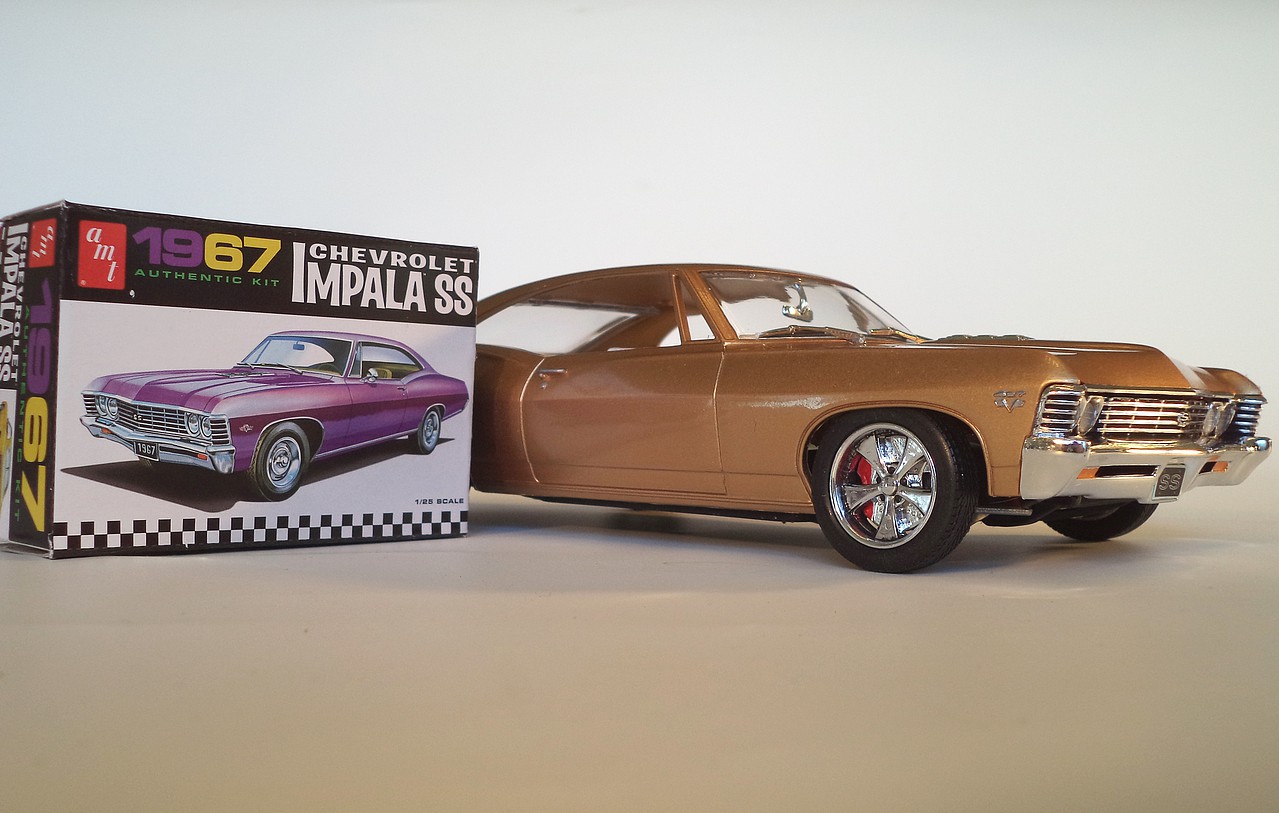1967 Chevy Impala SS (Stock) -- Plastic Model Car Kit -- 1/25 Scale ...