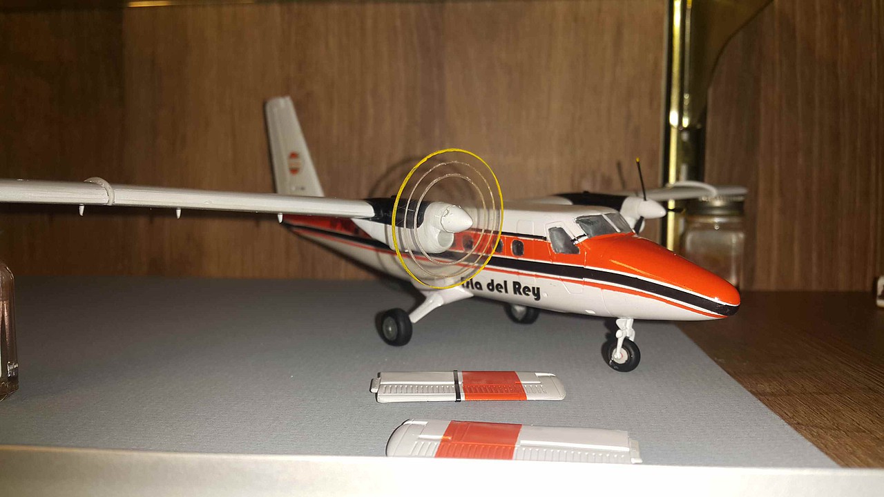 DHC-6 Twin Otter -- Plastic Model Airplane Kit -- 1/72 Scale -- #04901 ...
