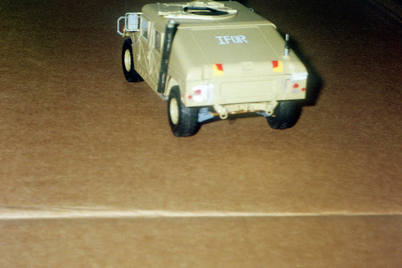 Humvee M1025 Armament Carrier -- Plastic Model Military Vehicle Kit ...