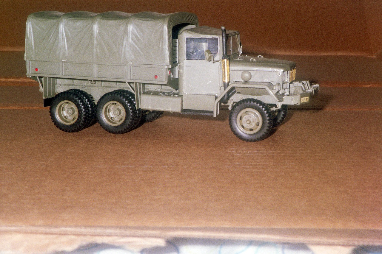 M35A2 2.5-Ton Cargo Truck -- Plastic Model Cargo Truck Kit -- 1/35 ...