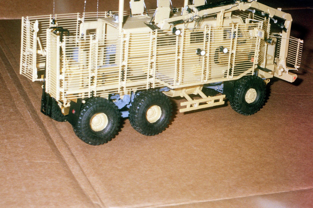 Buffalo 6Xx MPCV w/Slat Armor -- Plastic Model Military Vehicle Kit ...