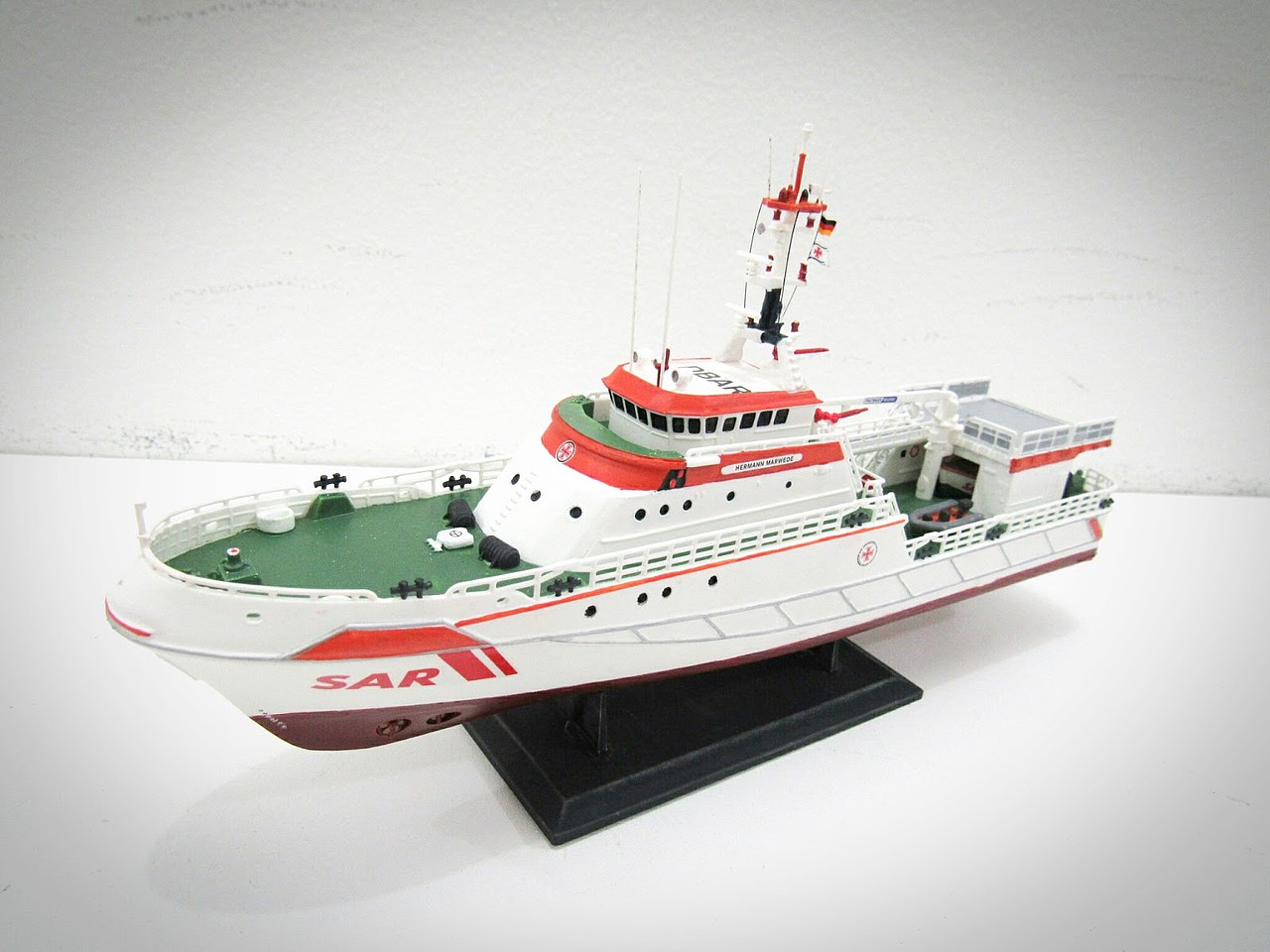 German Hermann Marwede Rescue Ship -- Plastic Model Military Ship Kit ...