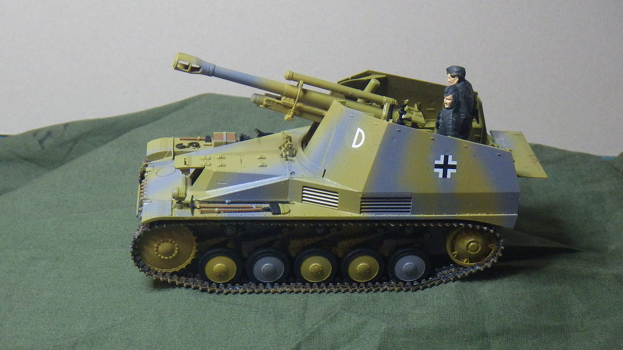 German Howitzer Wespe Tank -- Plastic Model Military Vehicle Kit -- 1/ ...