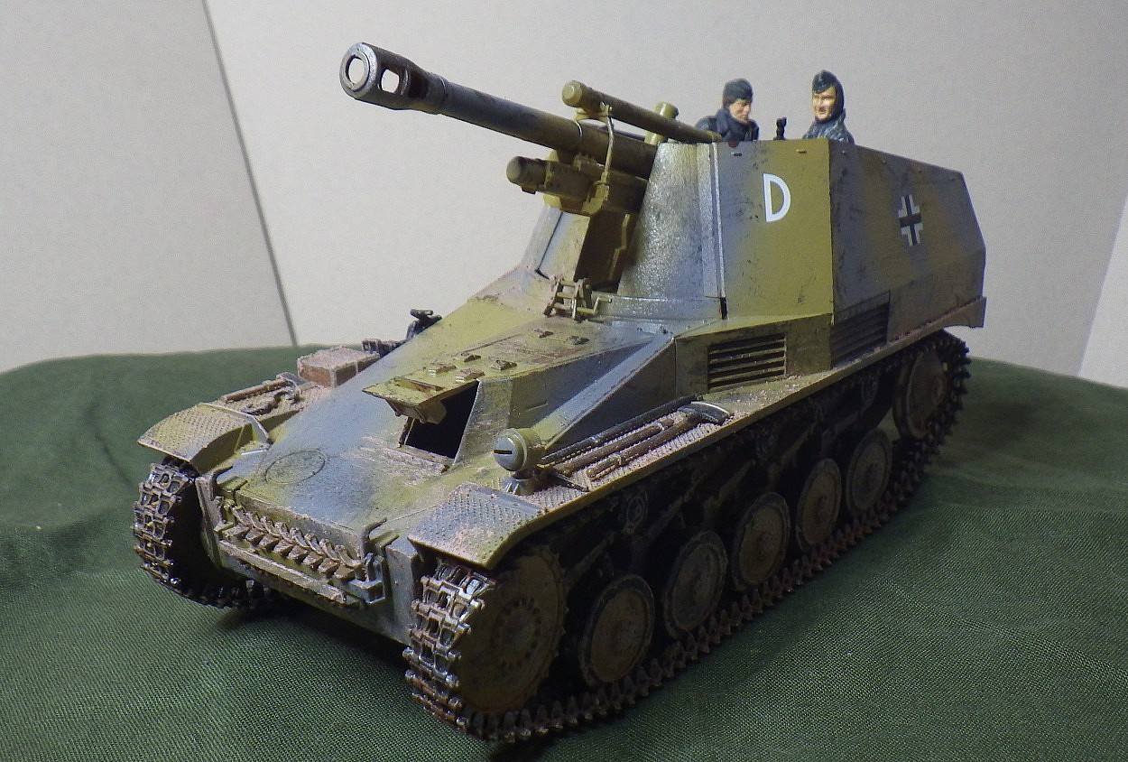 German Howitzer Wespe Tank -- Plastic Model Military Vehicle Kit -- 1/ ...