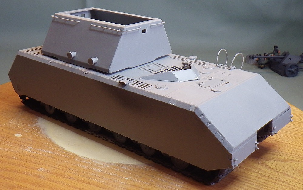 WWII German Super Heavy Maus V1 -- Plastic Model Military Tank Kit -- 1 ...