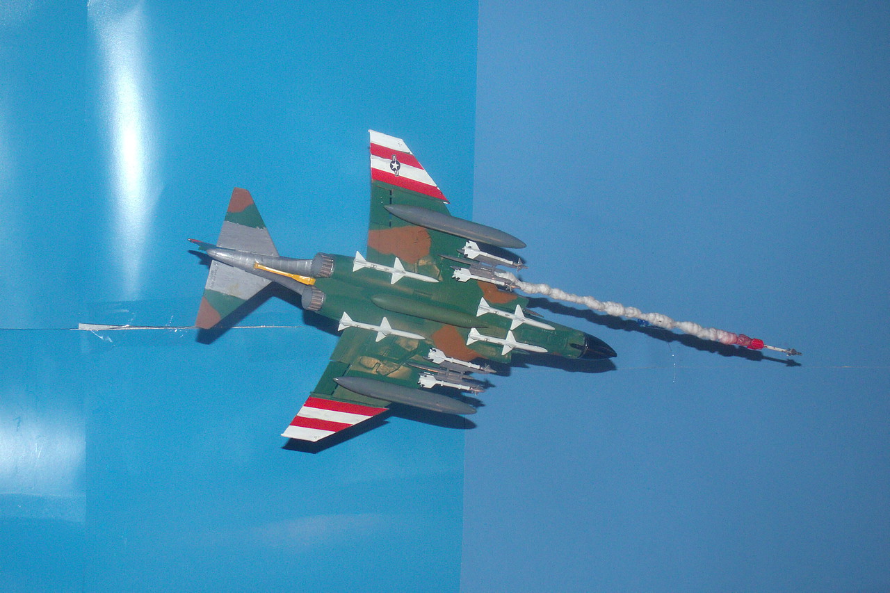 F-4E Phantom II -- Plastic Model Airplane Kit -- 1/72 Scale -- #00332 ...