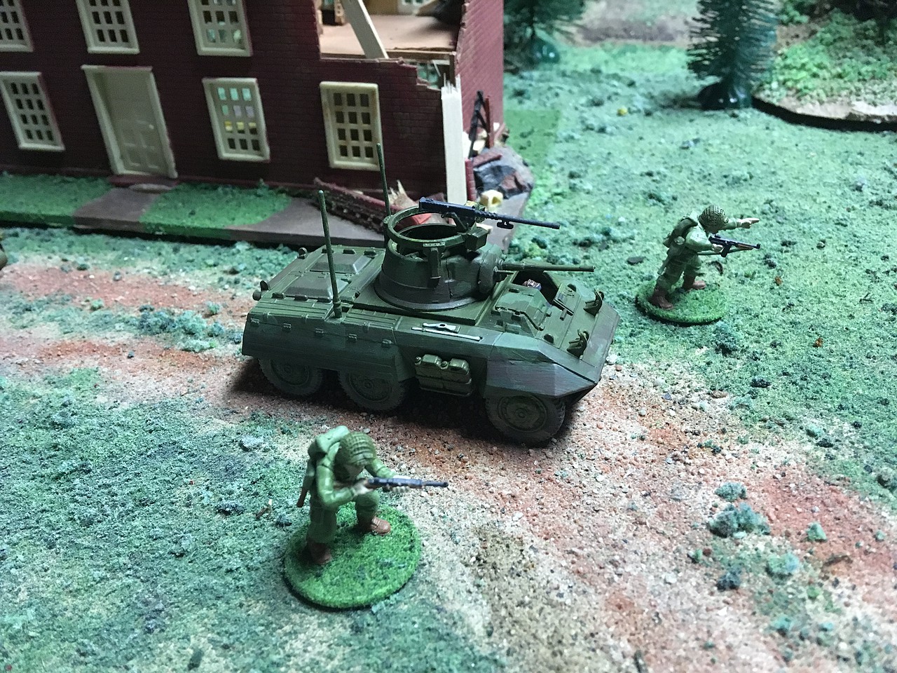 M8/M20 Tank -- Plastic Model Military Vehicle Kit -- 1/56 Scale ...