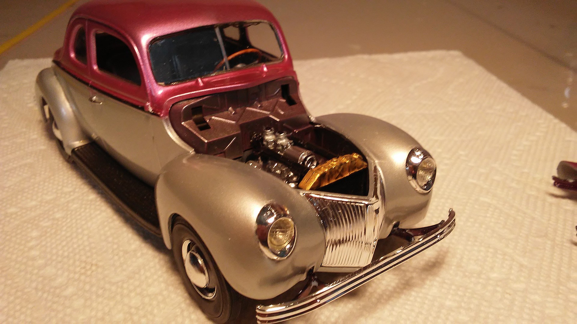 1940 Ford Standard Coupe -- Plastic Model Car Kit -- 1/25 Scale ...