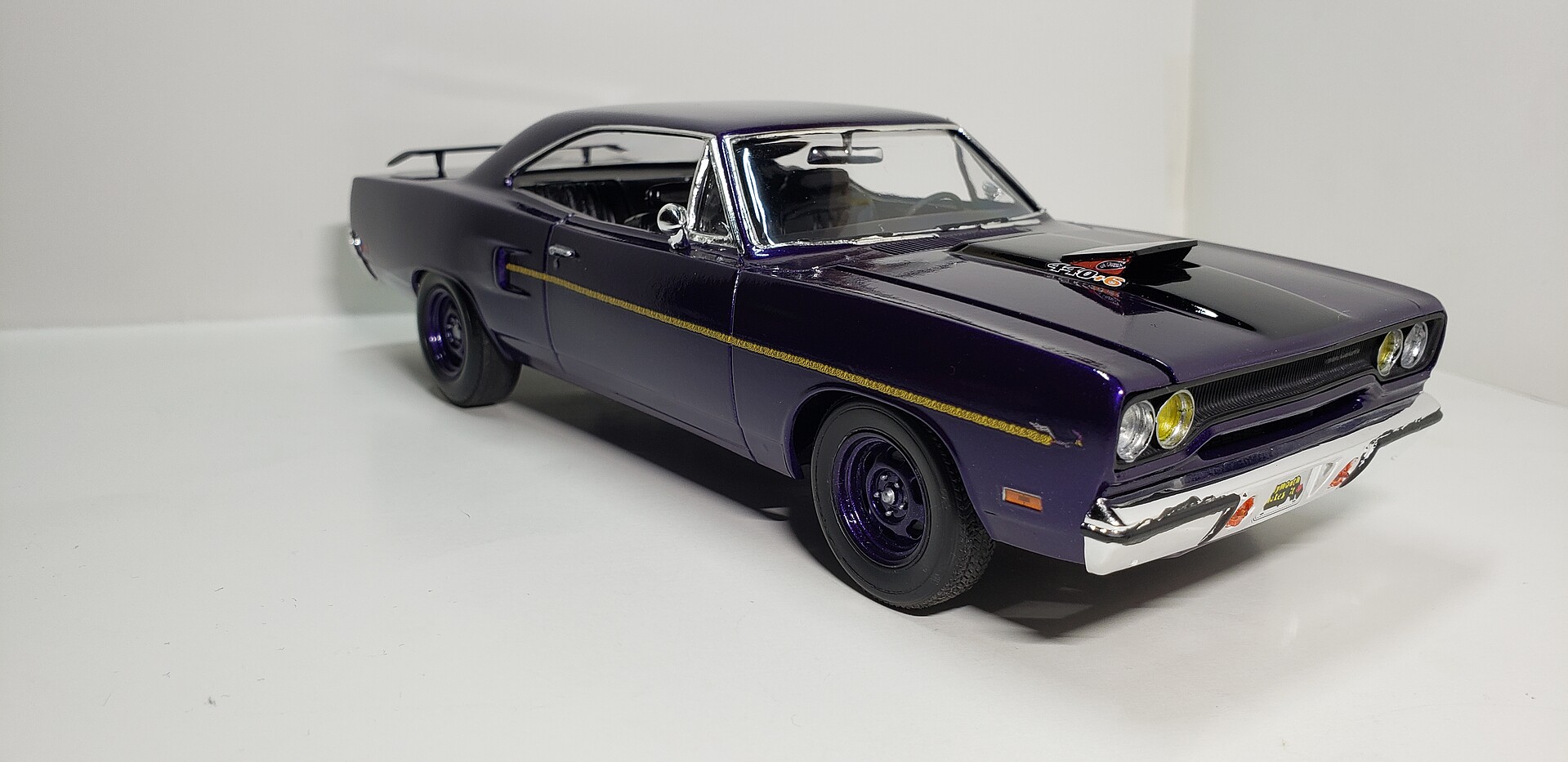 1970 Plymouth Roadrunner -- Plastic Model Car Kit -- 1/24 Scale ...