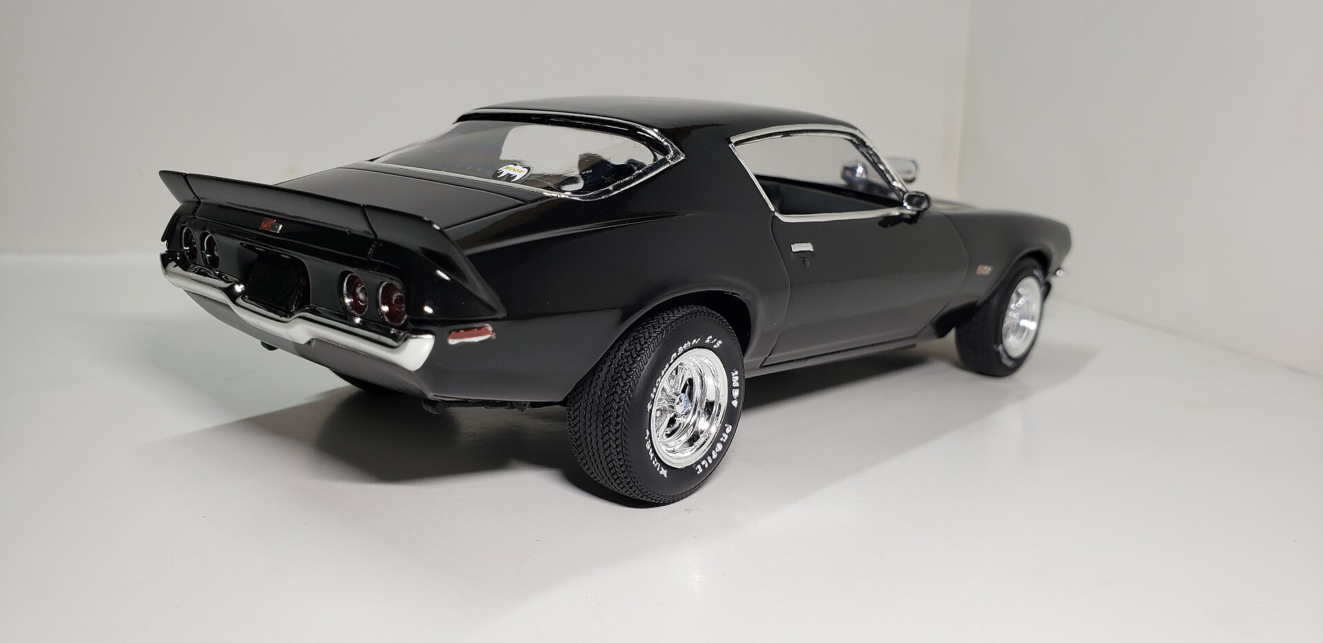 Chevy Camaro Z28 1970 1/2 -- Plastic Model Car Kit -- 1/25 Scale ...