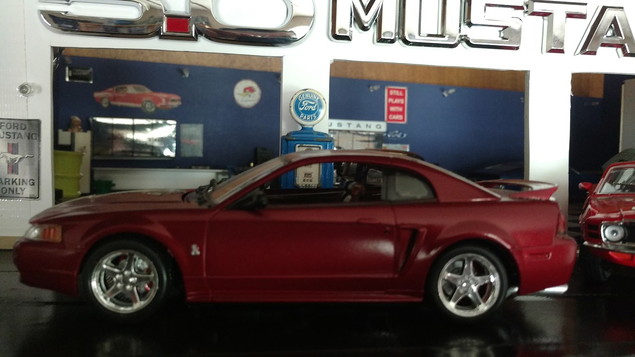 1999 Mustang SVT Cobra -- Plastic Model Car Kit -- 1/25 Scale ...
