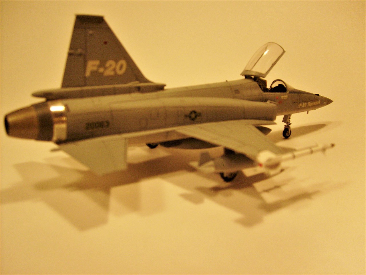 F-20 Tigershark -- Plastic Model Airplane Kit -- 1/72 Scale -- #00233 pictures by Jimmy D.