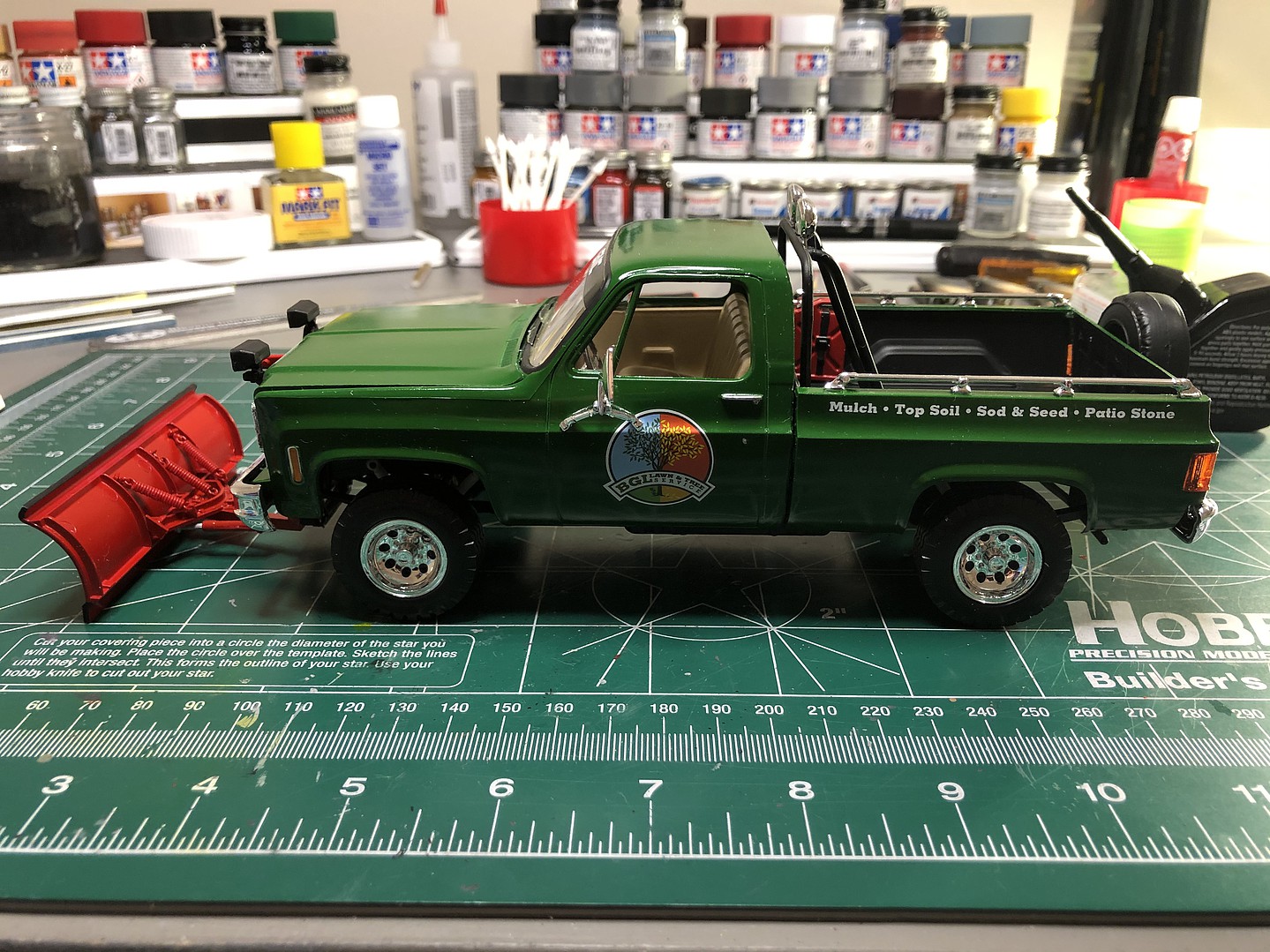 GMC Pickup with Snow Plow -- Plastic Model Truck Kit -- 1/24 Scale ...