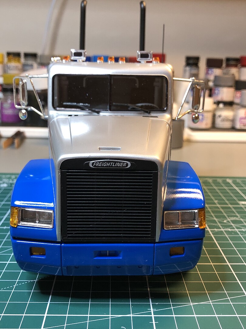 Freightliner FLD 120 Special Tractor Cab -- Plastic Model Truck Vehicle ...