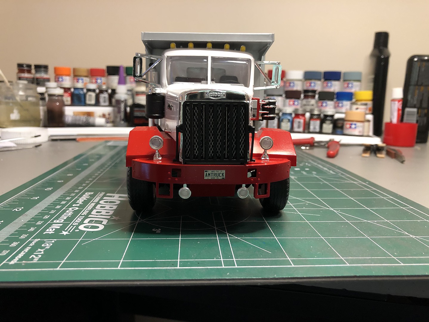 Autocar Dump Truck -- Plastic Model Truck Kit -- 1/25 Scale -- #1150 ...
