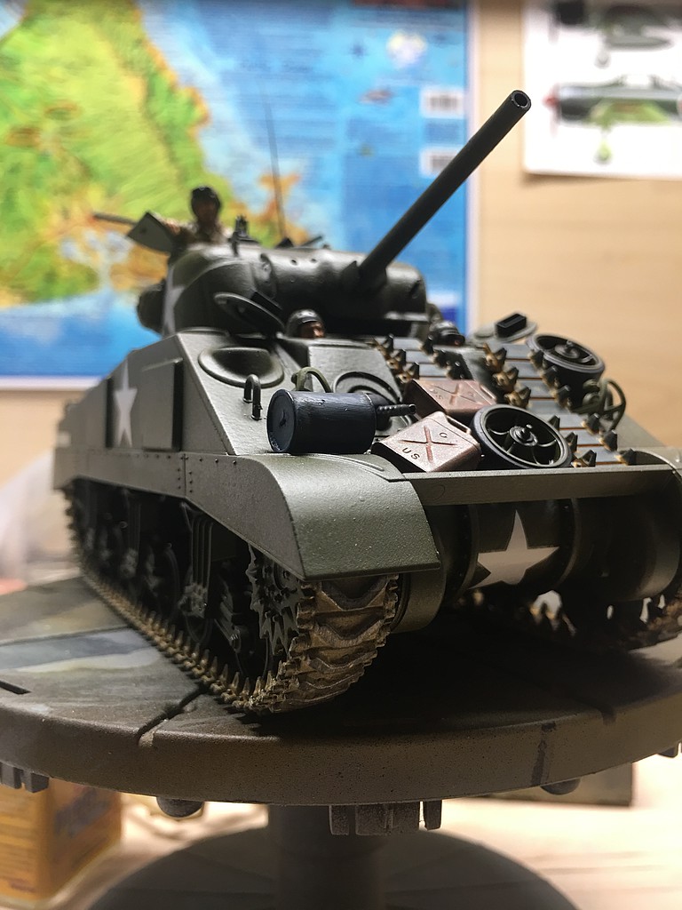 US M4 Sherman Medium Tank -- Plastic Model Military Vehicle Kit -- 1/35 ...