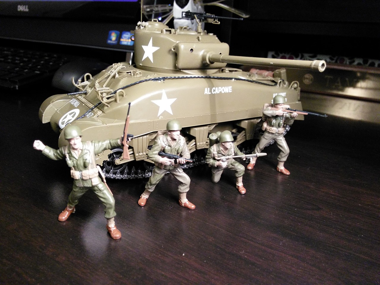 US Army Infantry Crew Soldiers Set -- Plastic Model Military Figure Kit ...