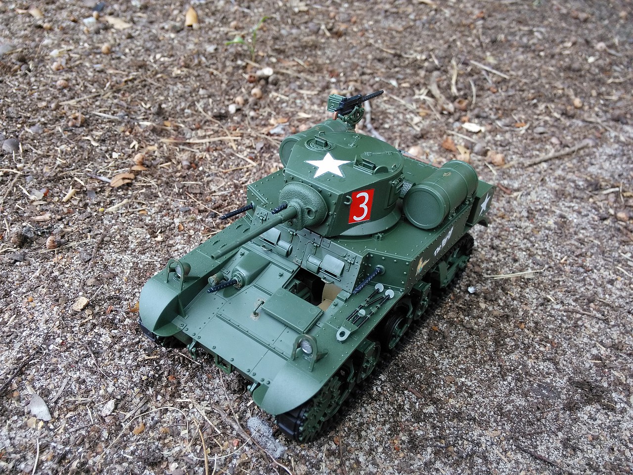 M3A1 Stuart Light Tank -- Plastic Model Military Vehicle Kit -- 1/35 ...