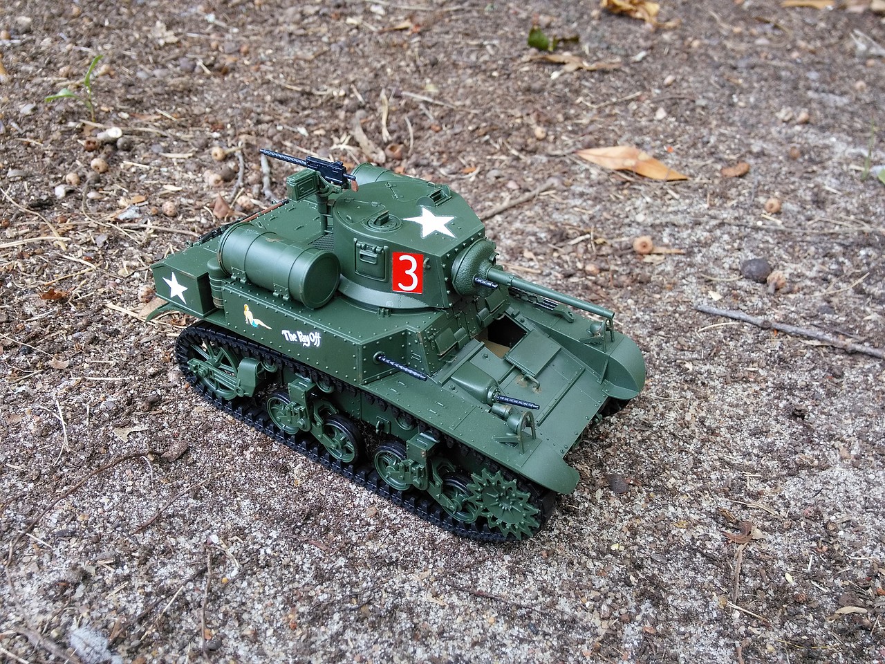 M3A1 Stuart Light Tank -- Plastic Model Military Vehicle Kit -- 1/35 ...