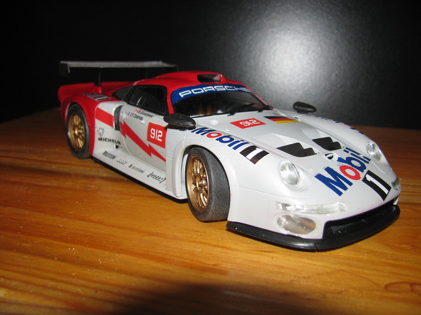 Porsche 911 GT1 Racecar GT1 -- Plastic Model Car Kit -- 1/24 Scale ...