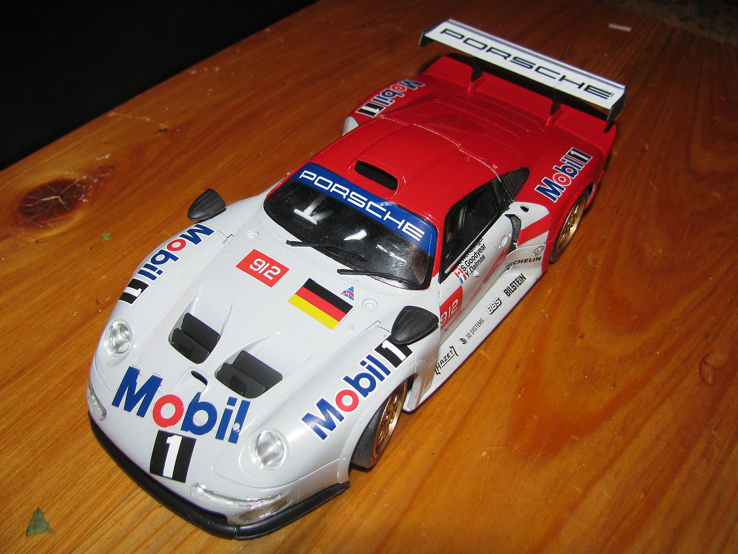 Porsche 911 GT1 Racecar GT1 -- Plastic Model Car Kit -- 1/24 Scale ...