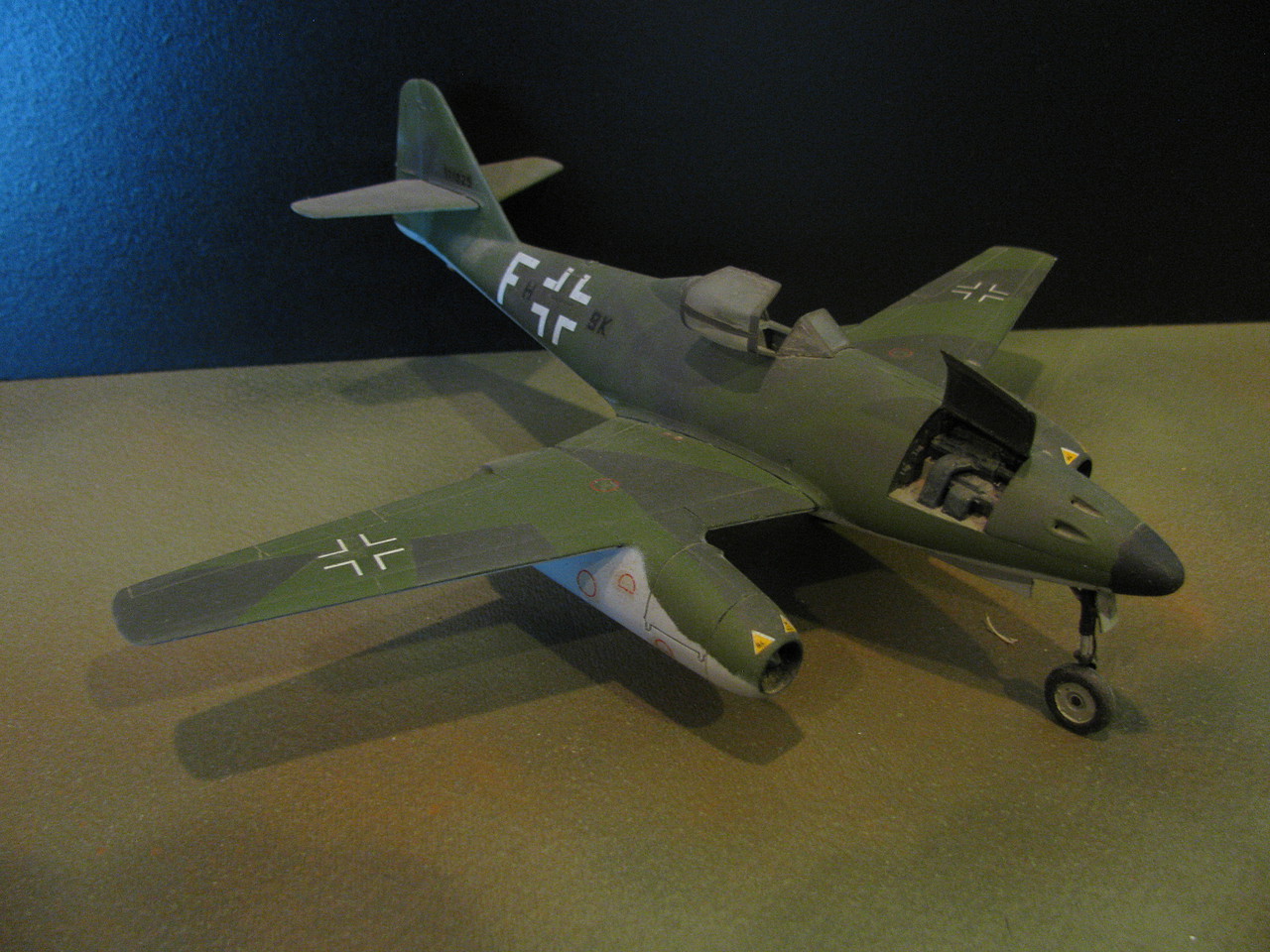 Messerschmitt Me 262 A-1a -- Plastic Model Airplane Kit -- 1/48 Scale ...