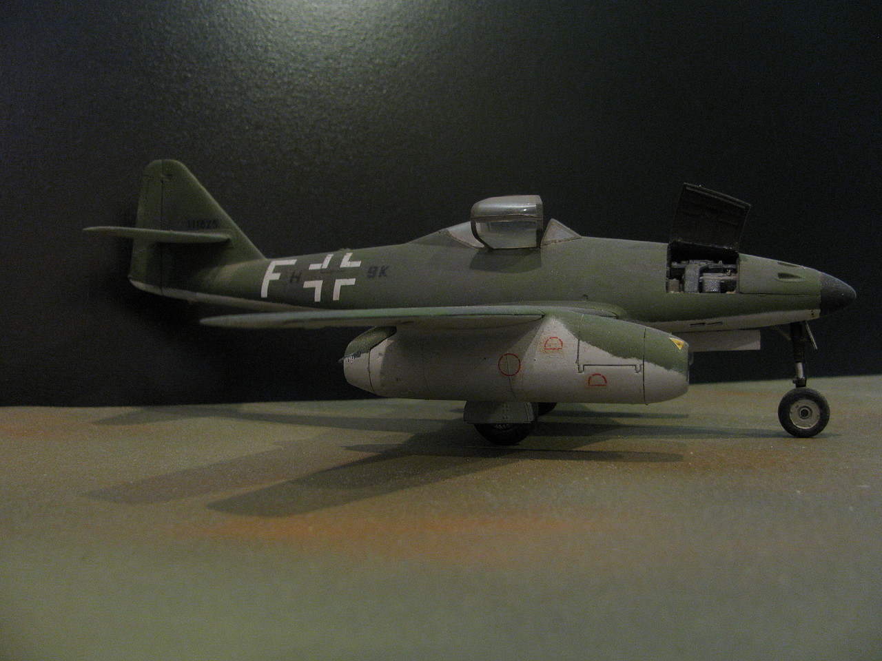 Messerschmitt Me 262 A-1a -- Plastic Model Airplane Kit -- 1/48 Scale ...