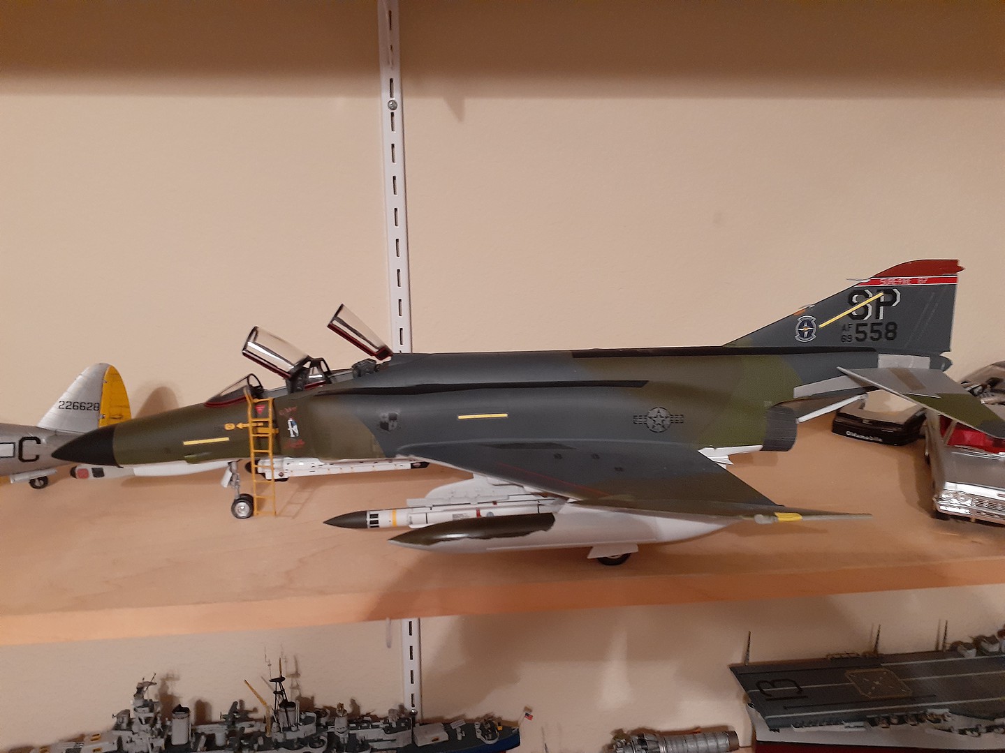 F-4G Phantom -- Plastic Model Airplane Kit -- 1/32 Scale -- #855994 ...