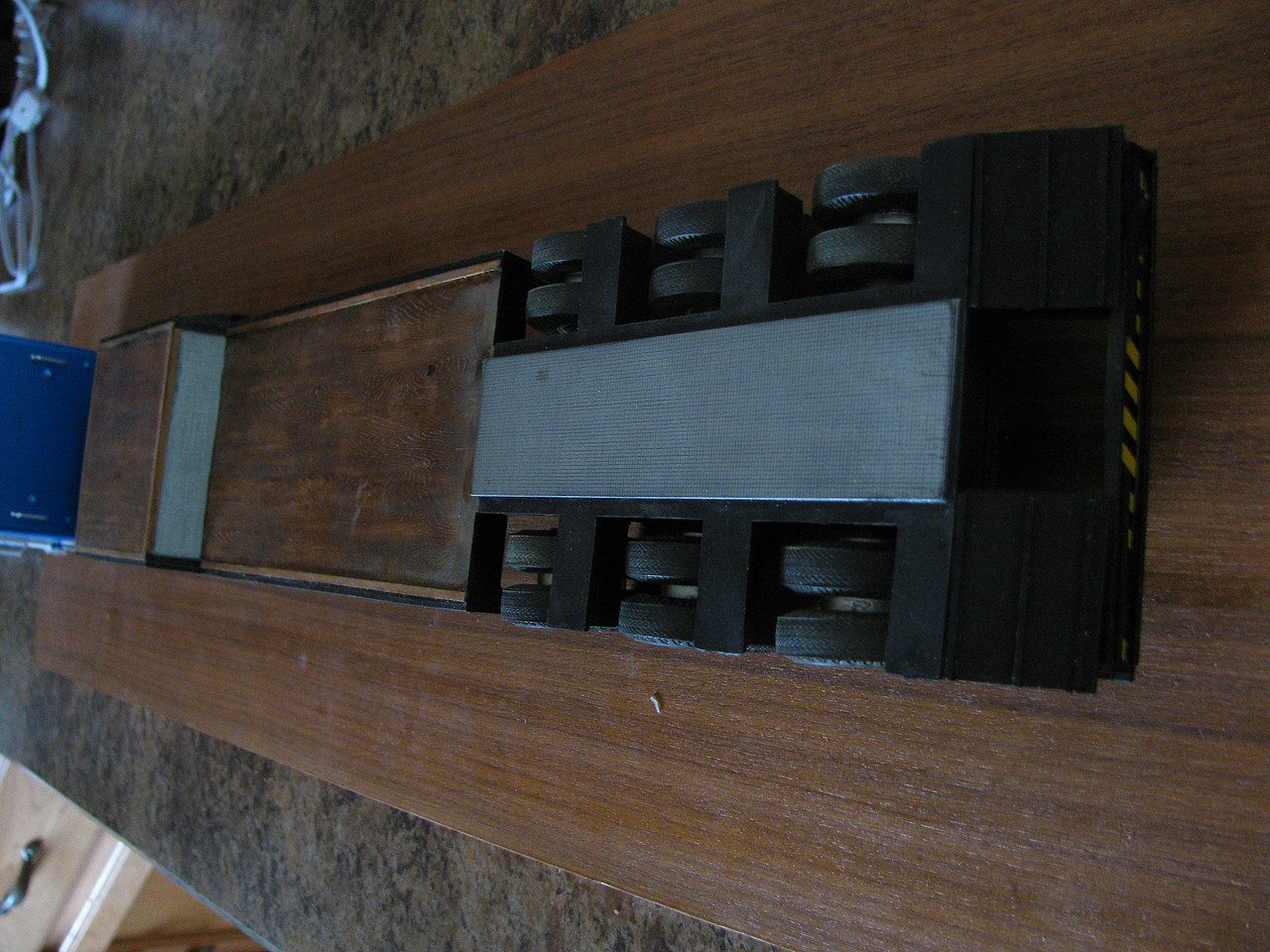 880 Lowboy Trailer with load -- Plastic Model Truck Vehicle Kit -- 1/25 ...