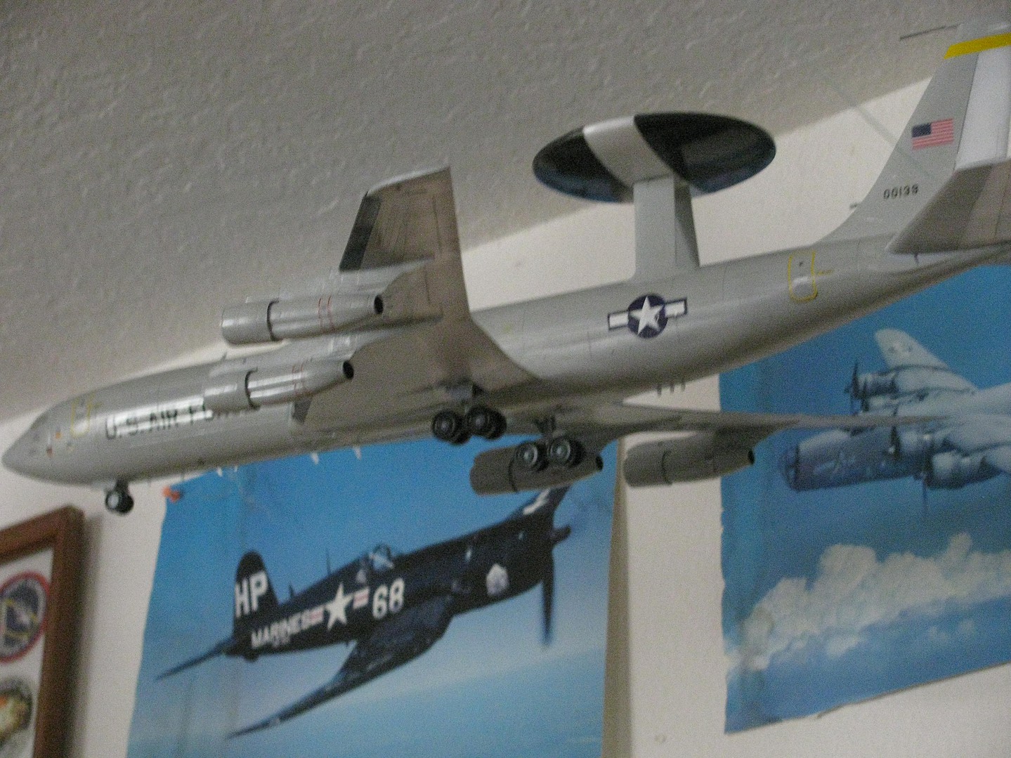 E3B AWACS USAF Aircraft -- Plastic Model Airplane Kit -- 1/72 Scale ...