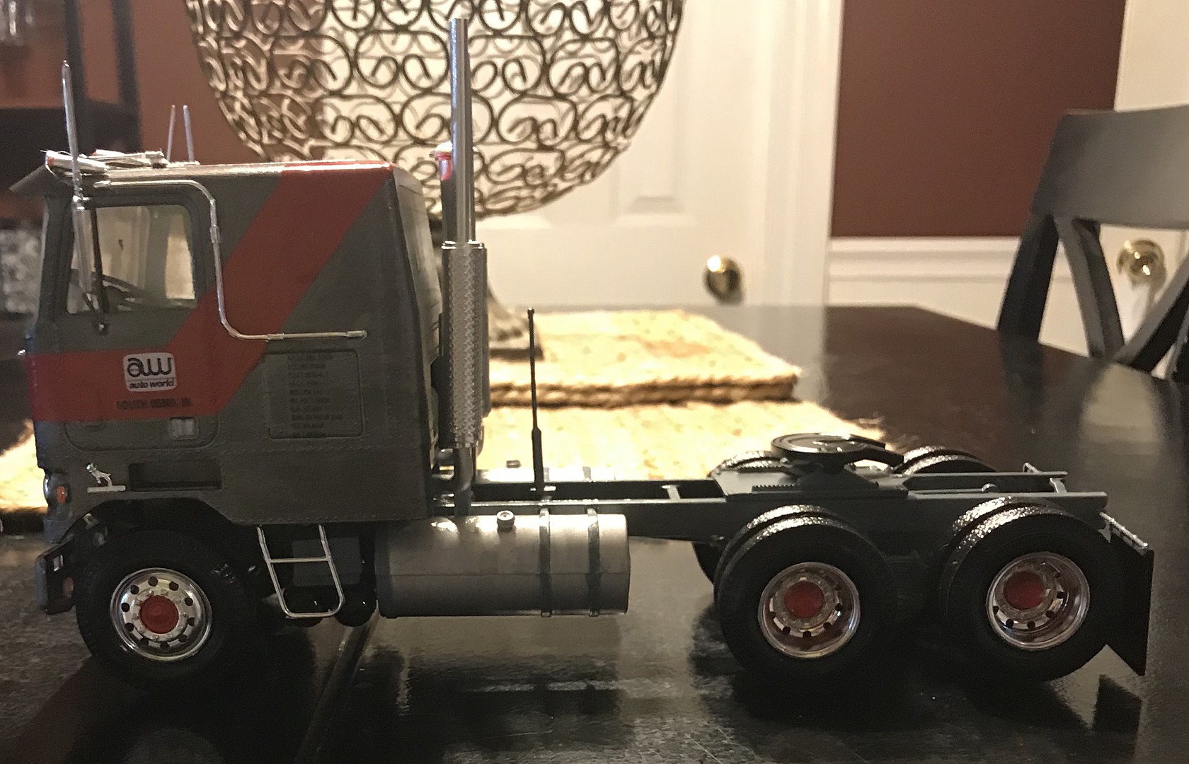 Mack Cruise-Liner Semi Tractor -- Plastic Model Car Truck Vehicle -- 1/ ...