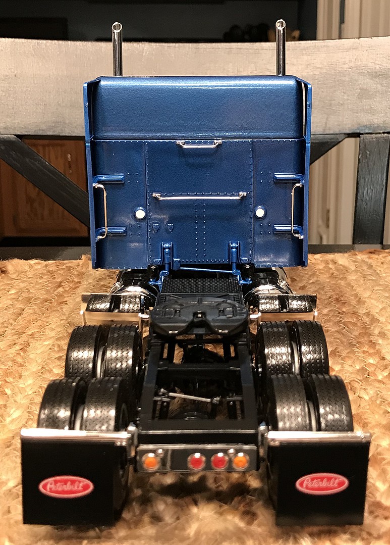 Peterbilt 378 Long Hauler Tractor Cab -- Plastic Model Truck Kit -- 1/ ...