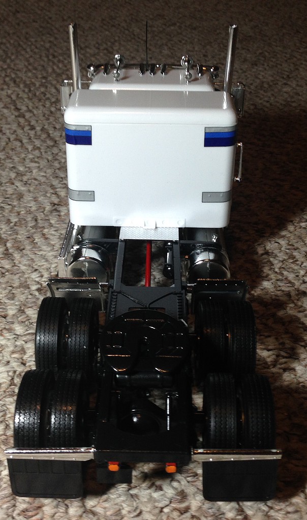 Freightliner FLC Tractor Cab -- Plastic Model Truck Kit -- 1/24 Scale ...
